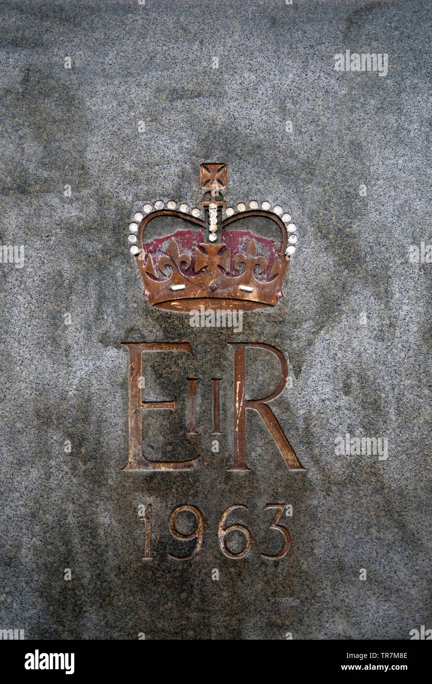The royal cypher of queen elizabeth ii hi-res stock photography and ...