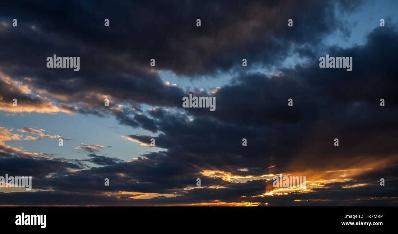 Dramatic sky with dark clouds - nature background Stock Photo - Alamy