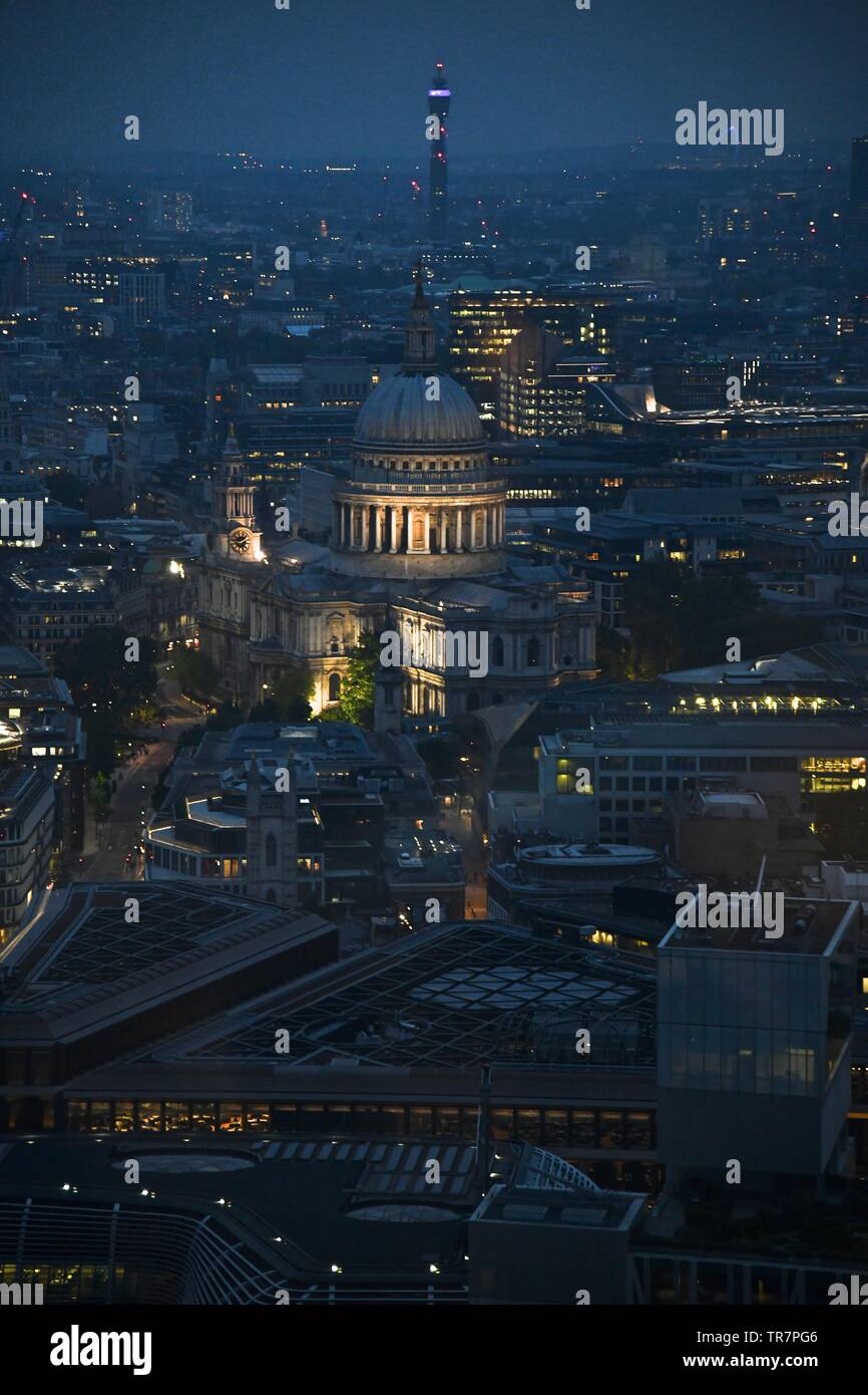 London landscape locations at night Stock Photo - Alamy