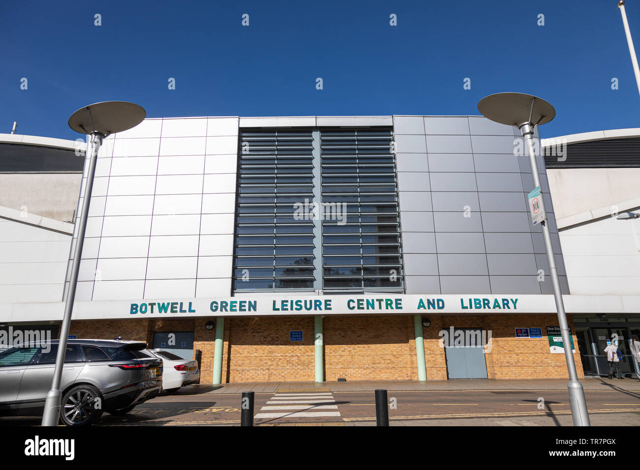 Botwell Green Leisure centre and Library, Hayes, Middlesex, UK Stock ...