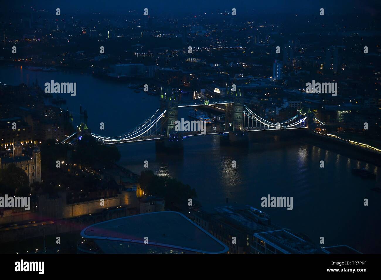 London landscape locations at night Stock Photo - Alamy