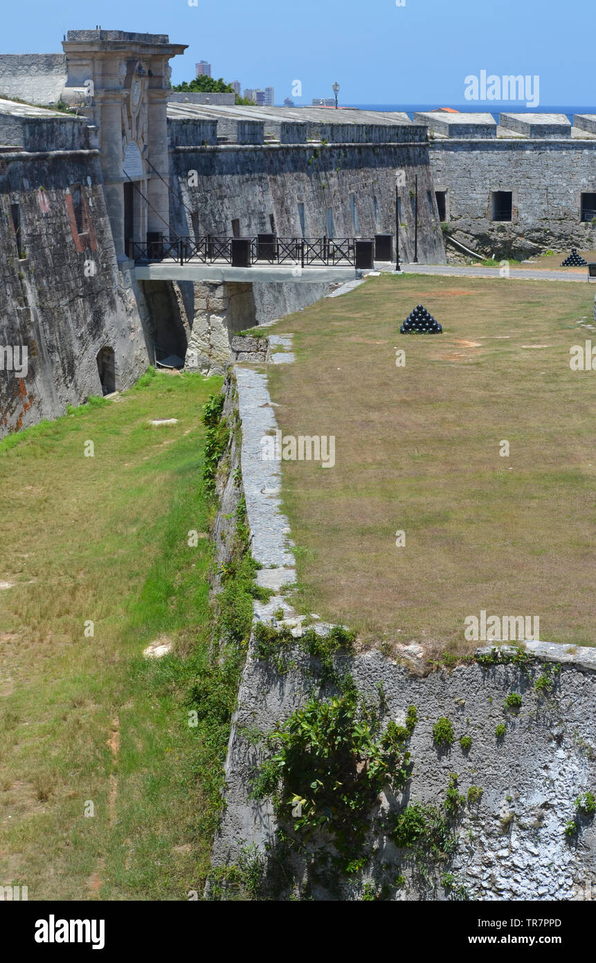 Morro Fortress in Havana Bay, an example of Spanish colonial defensive ...