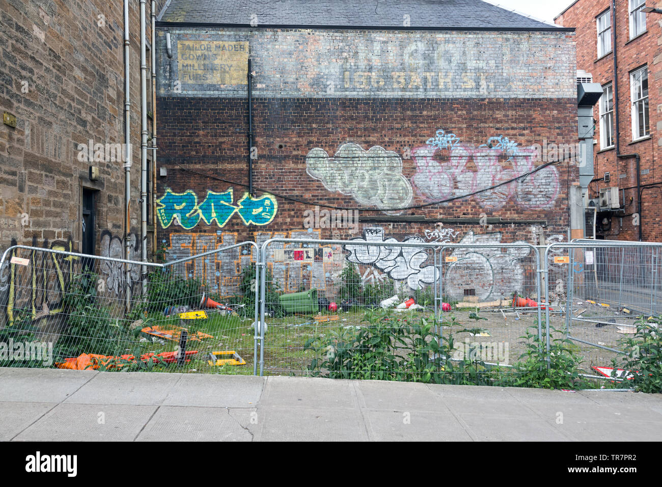 Graffiti city hi-res stock photography and images - Alamy