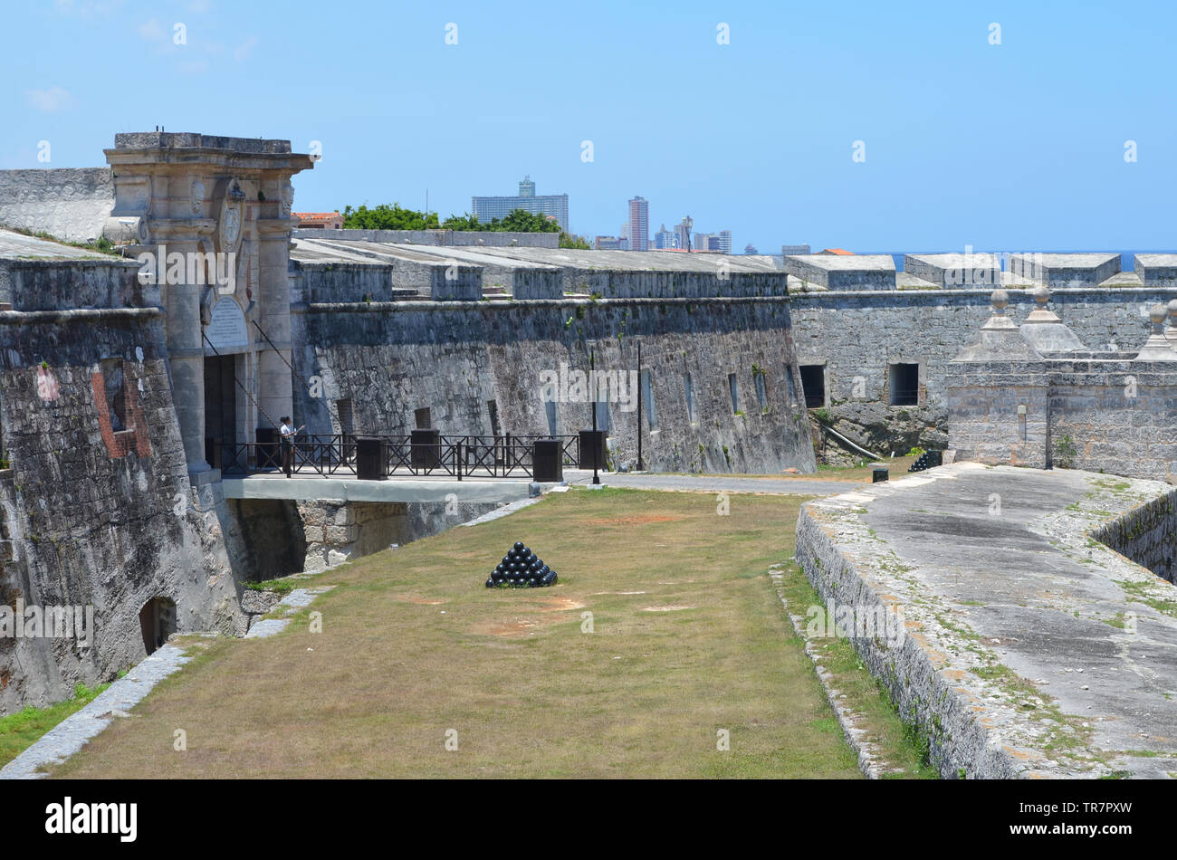 Morro Fortress in Havana Bay, an example of Spanish colonial defensive ...