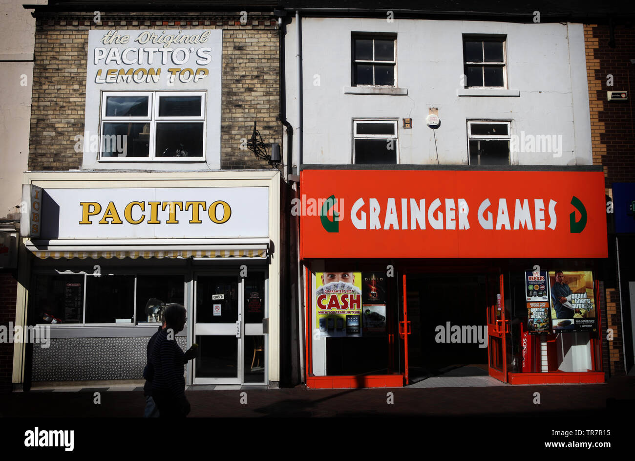 Redcar high street hi-res stock photography and images - Alamy