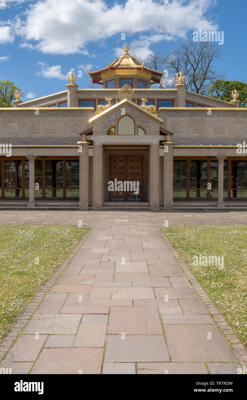 Kadampa buddhist temple hi-res stock photography and images - Alamy