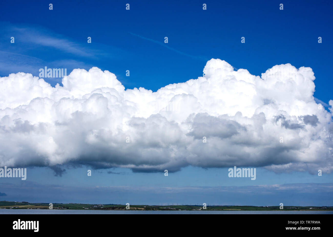 Cumulus cloud forms hi-res stock photography and images - Alamy