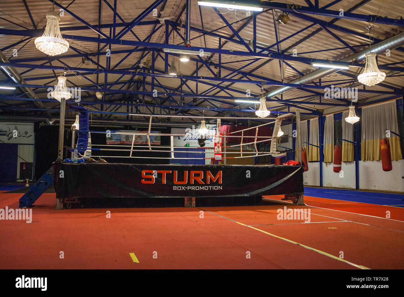 Boxbude hi-res stock photography and images - Alamy