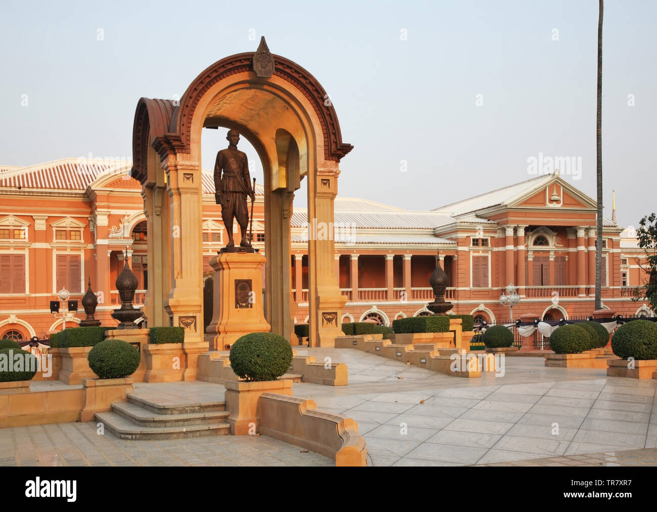 Statue of King Rama IV in front of Saranrom palace - Ministry of ...