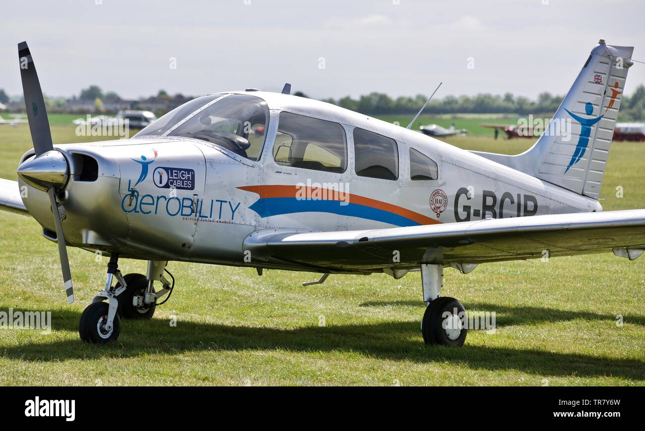 The Bader’s Bus Company Display Team - Piper P.A.-28 Warrior on the ...