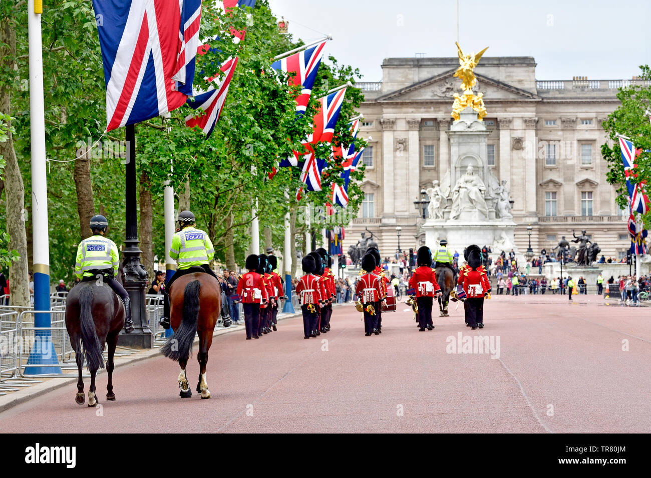 London, England, UK. Horse Guards marching to Buckingham Palace for the ...