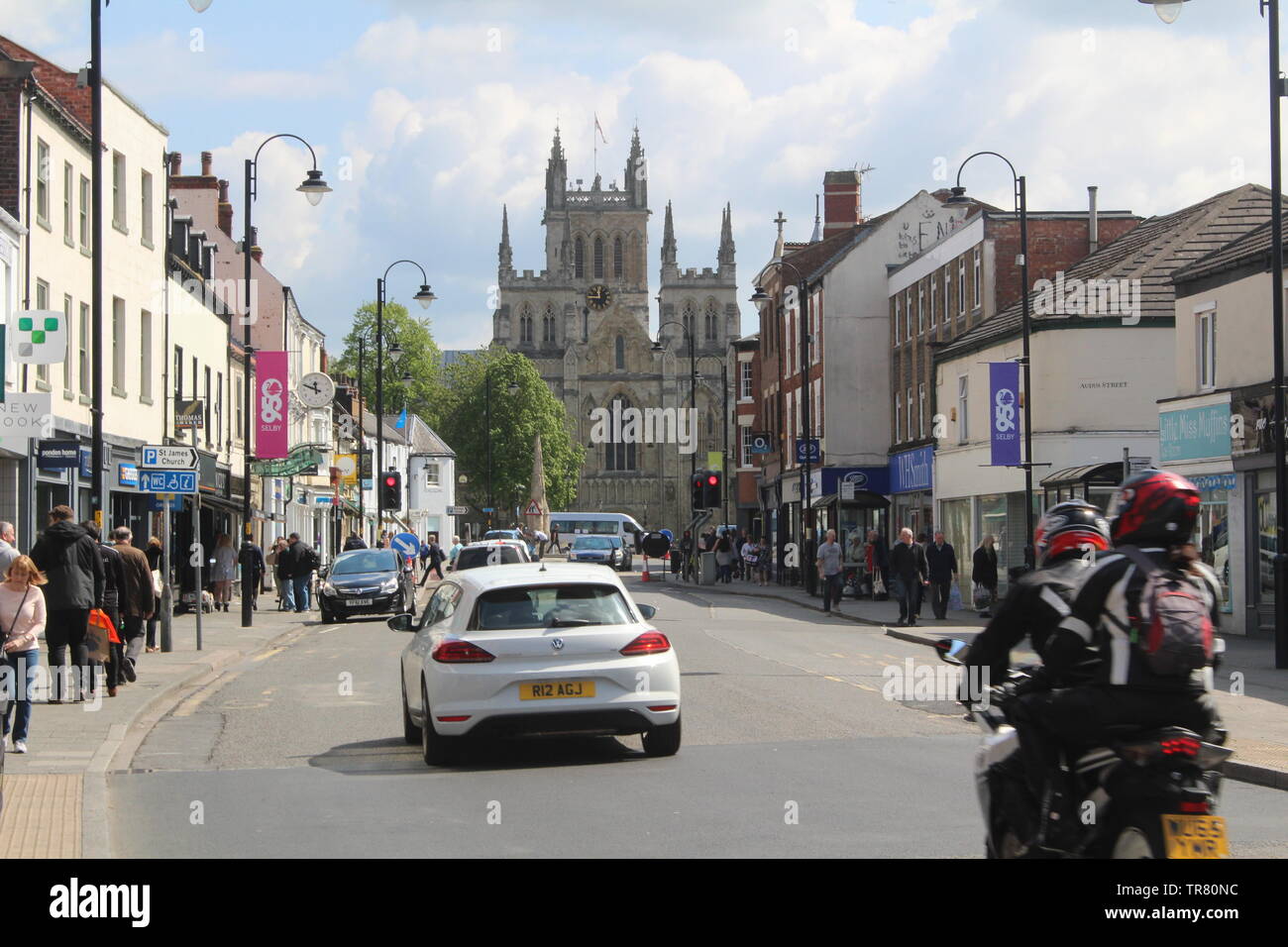 Charity shops selby hi-res stock photography and images - Alamy