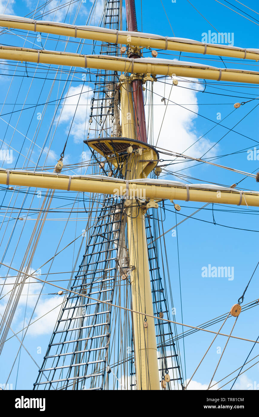 Masts of an old wooden sail ship Stock Photo - Alamy
