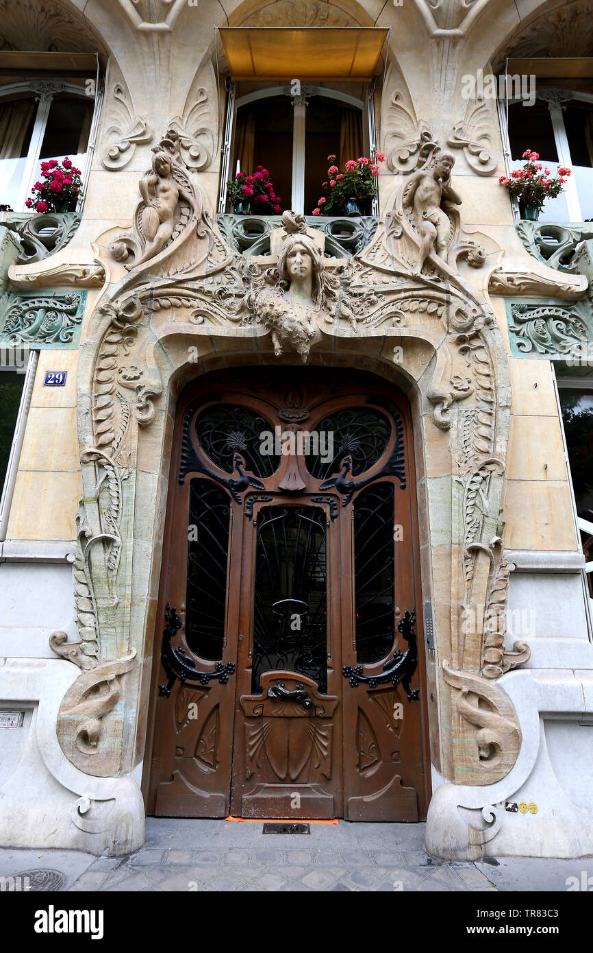 Rapp paris hi-res stock photography and images - Alamy