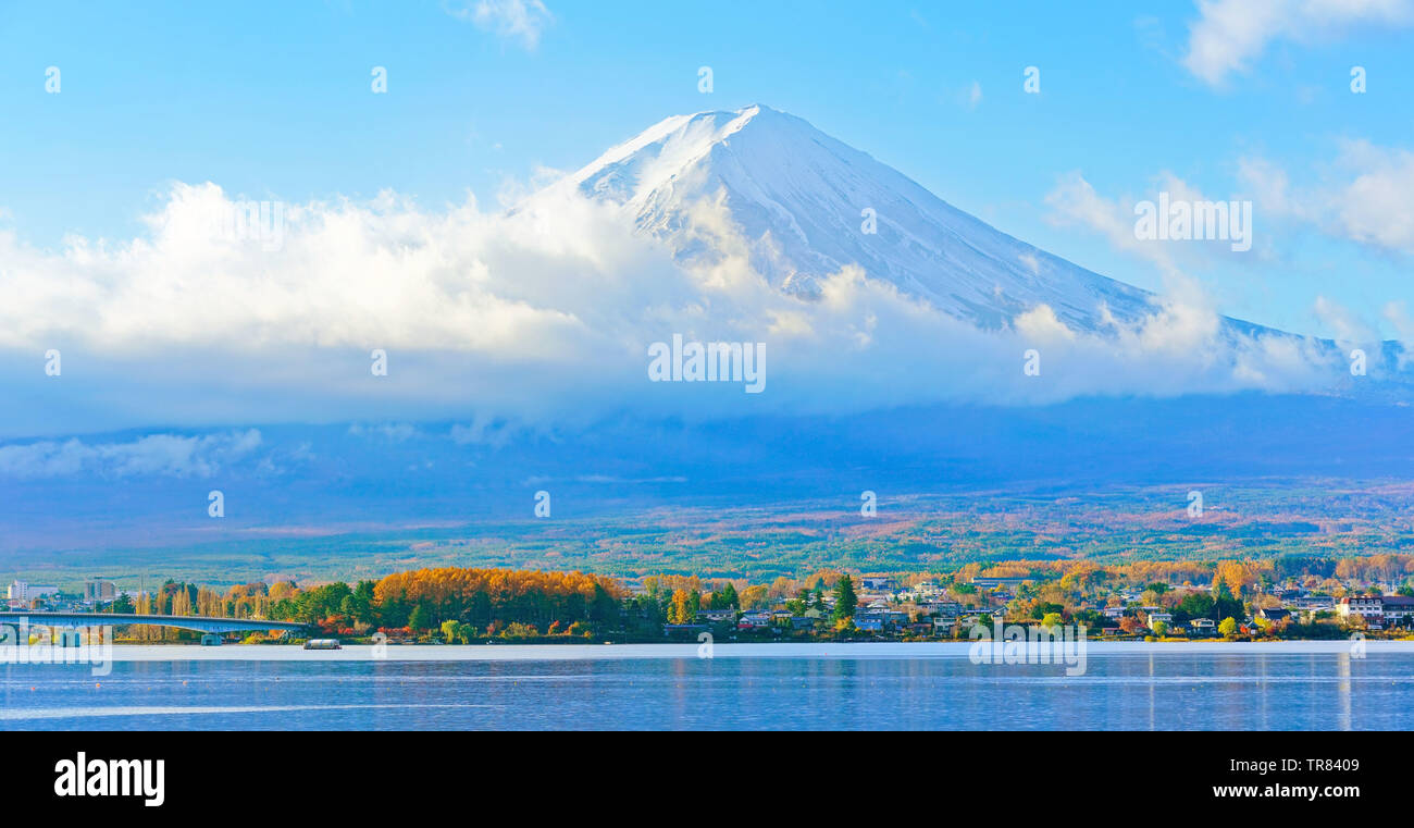 View of the Mount Fuji from Lake Kawaguchi in autumn in Japan Stock ...