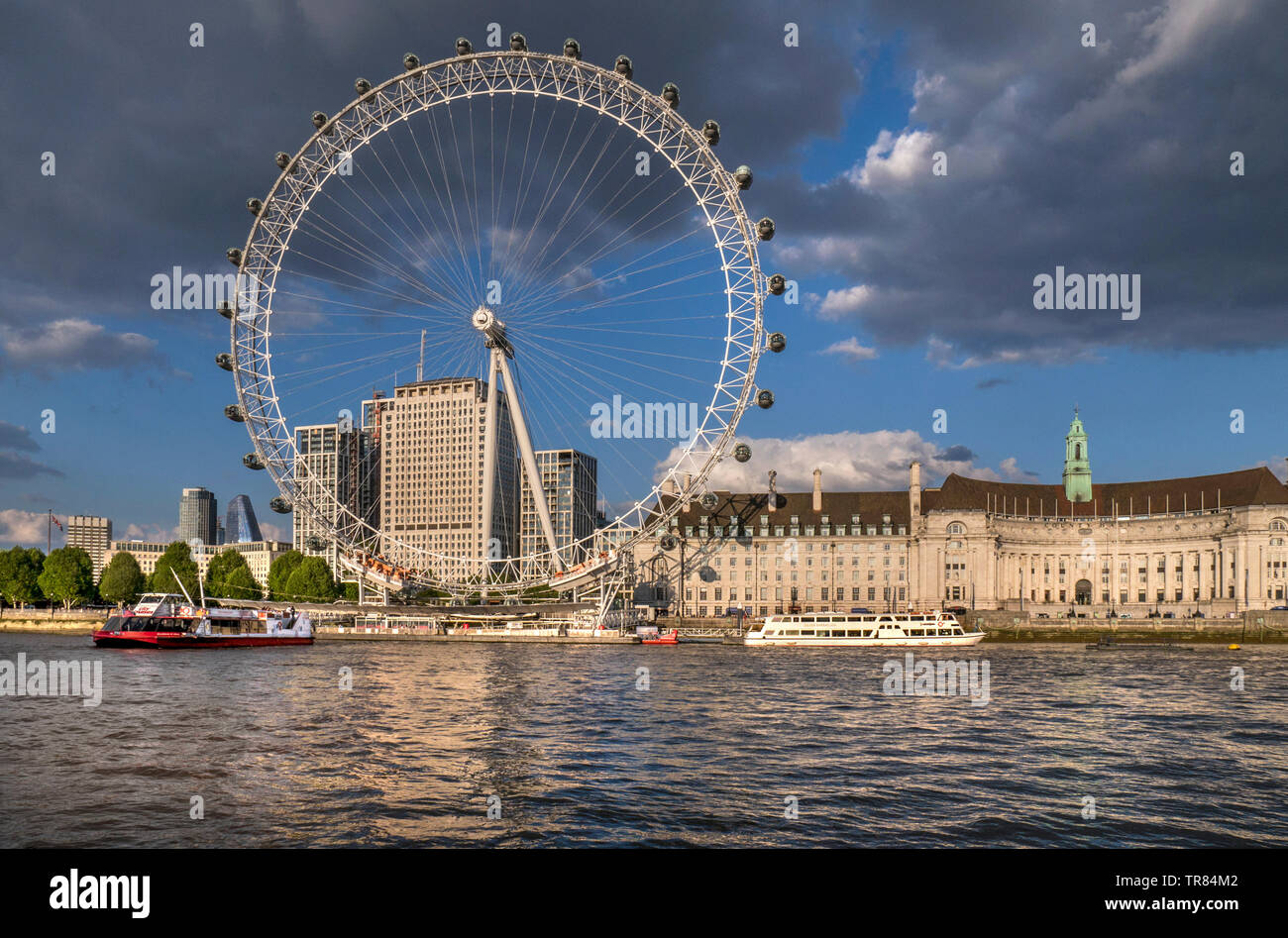 The London Eye, Marriott County Hall and Shell HQ from Westminster Pier ...