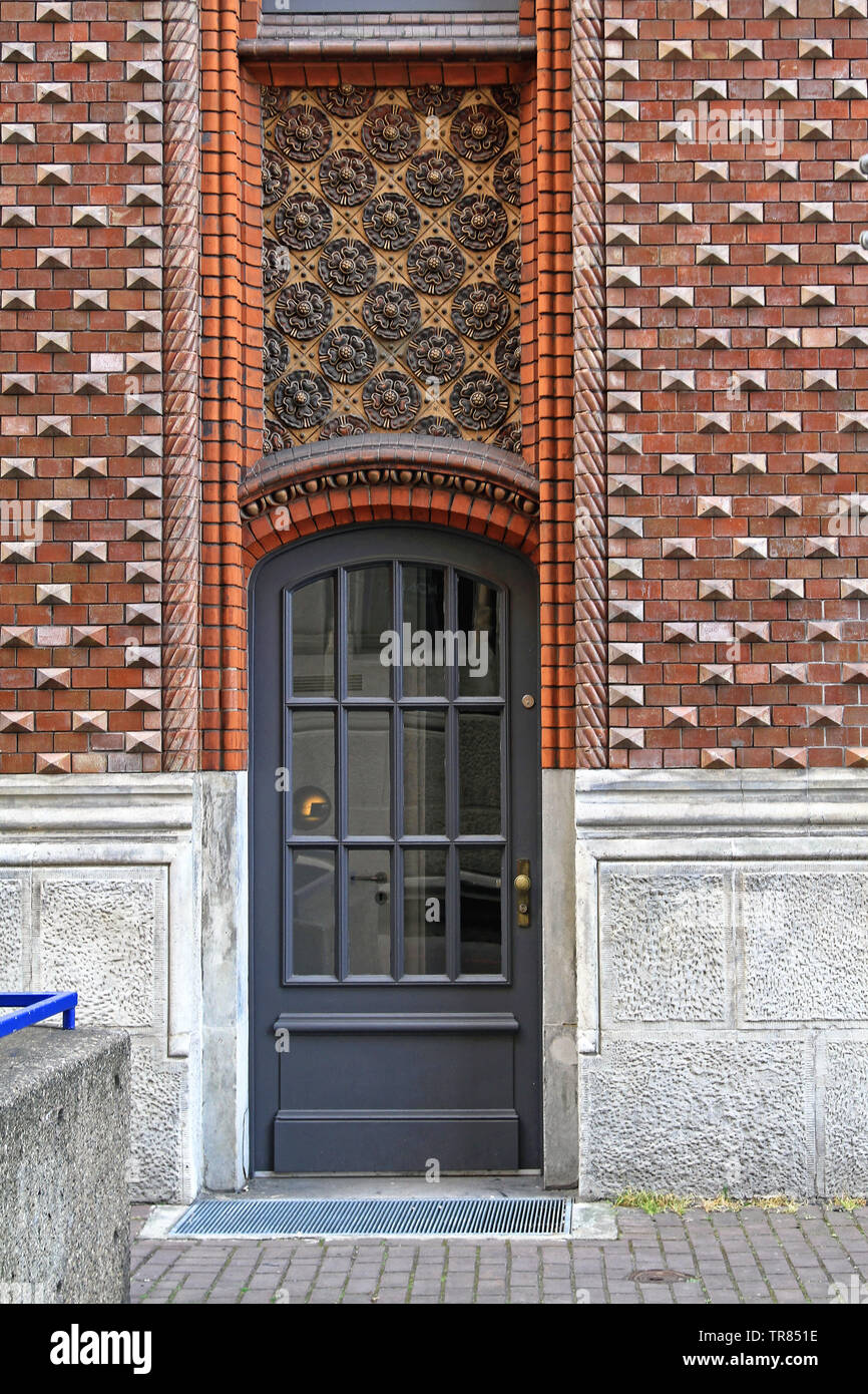 Door With Transom Decor at Brick Building in Hanover Stock Photo - Alamy