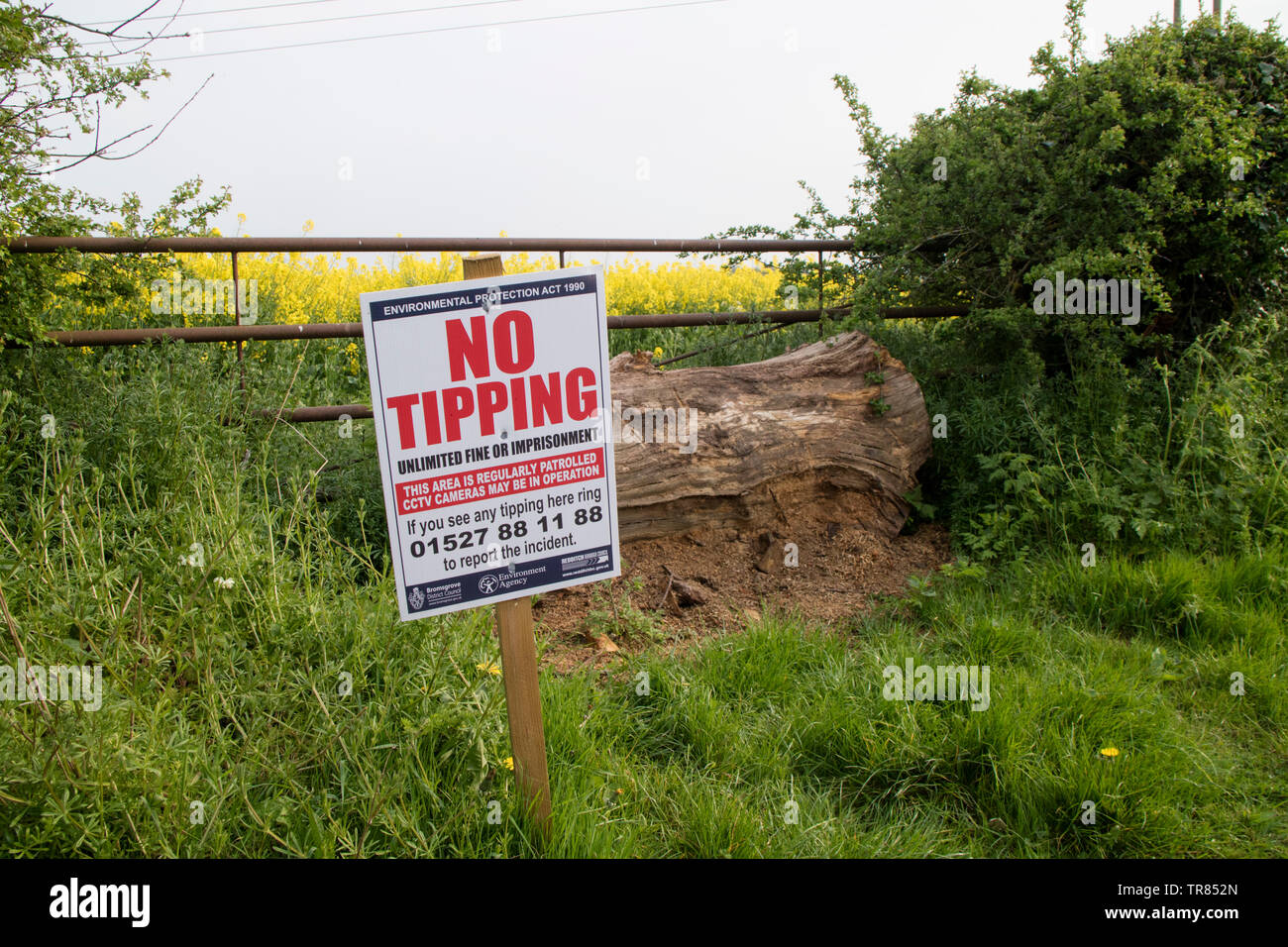 No fly tipping sign hi-res stock photography and images - Alamy