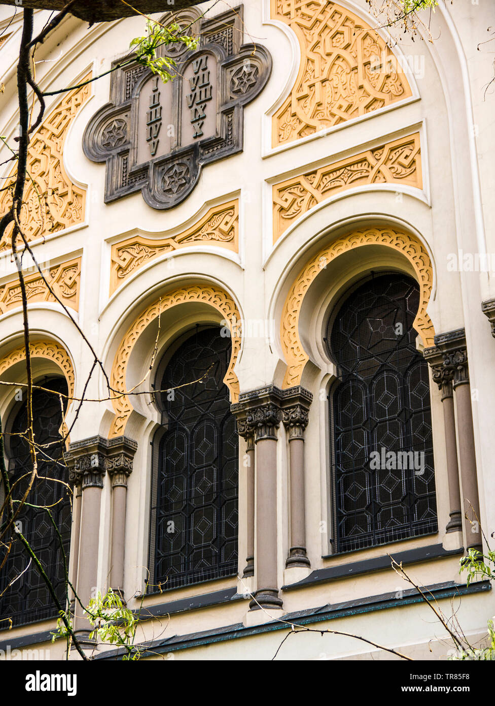 The Spanish Synagogue is the newest synagogue in the Moorish Style in ...