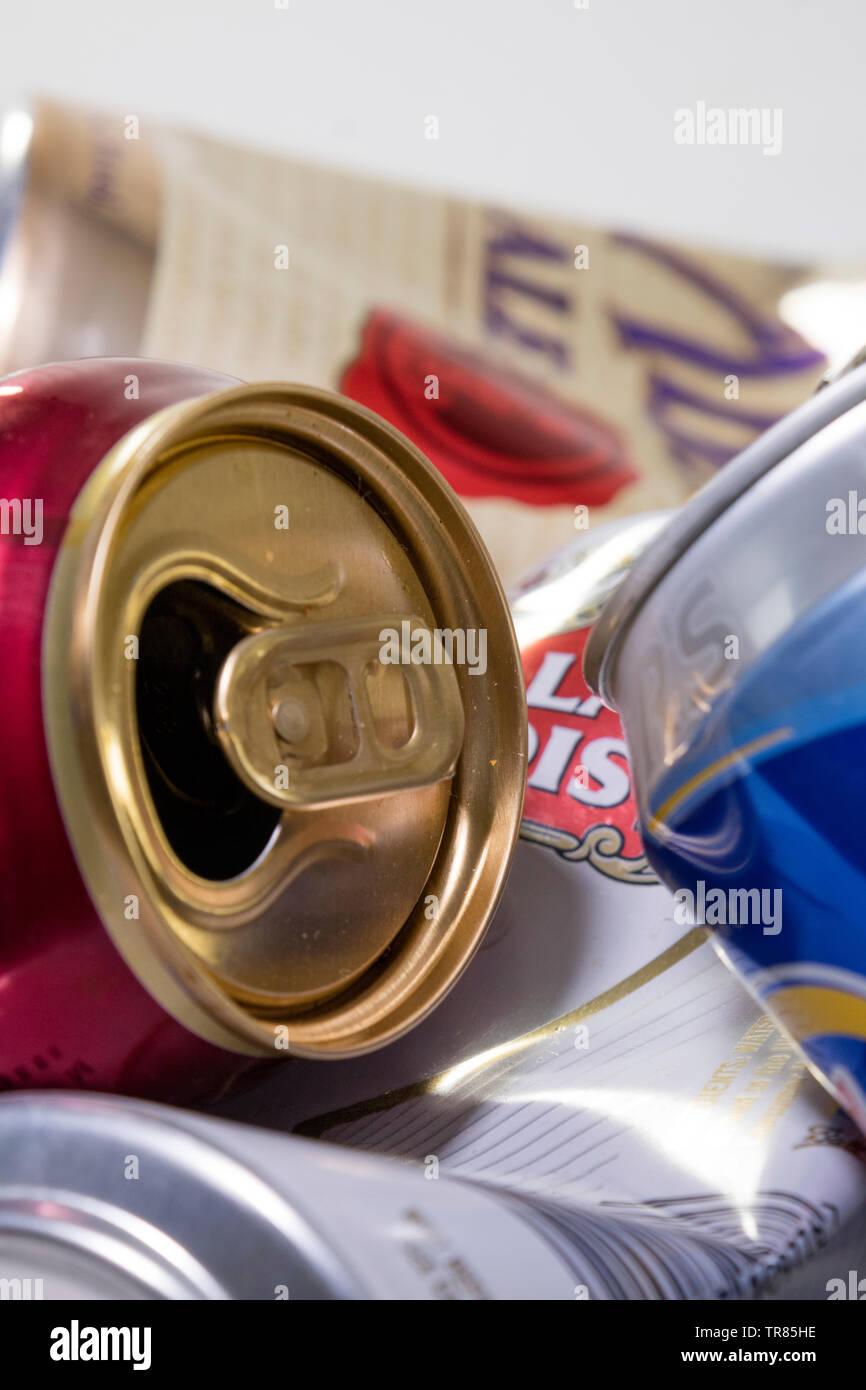 Used Beer and Larger cans Stock Photo - Alamy