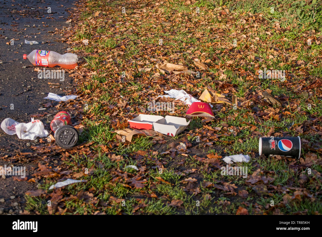 Fast food litter hi-res stock photography and images - Alamy