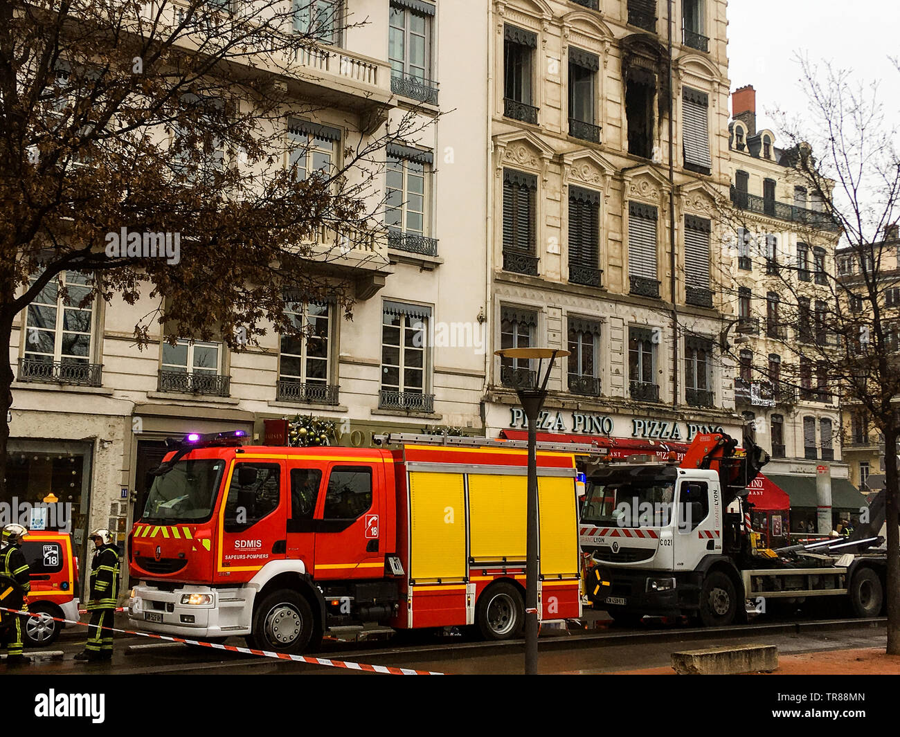Pompiers fire feu incendie hi-res stock photography and images - Alamy
