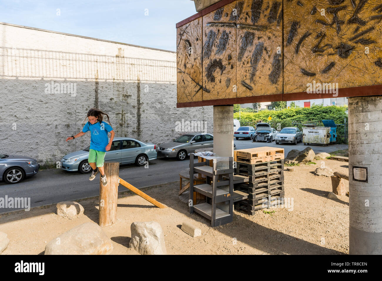Jumping the wall hi-res stock photography and images - Alamy
