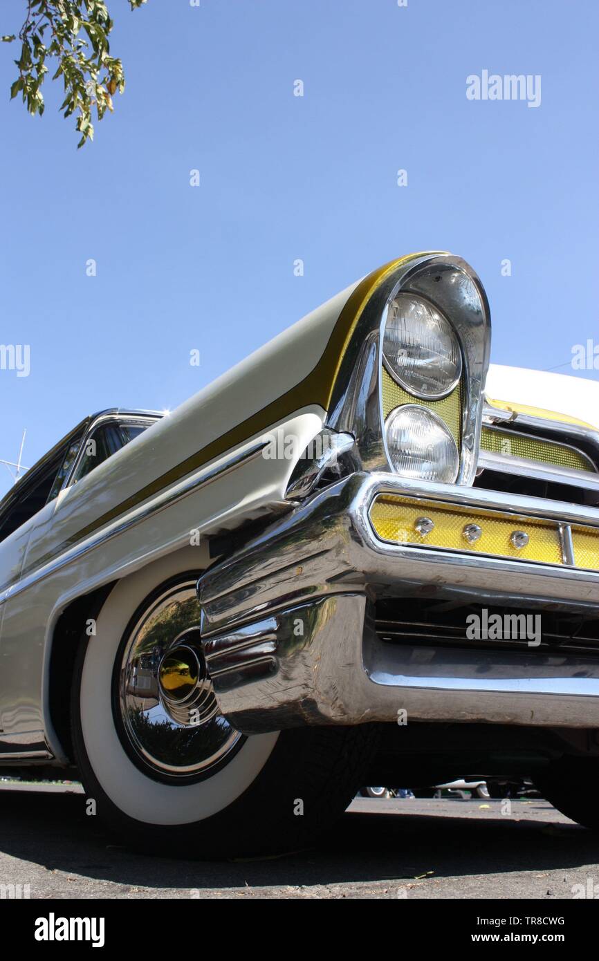 Gold hot rod car hi-res stock photography and images - Alamy