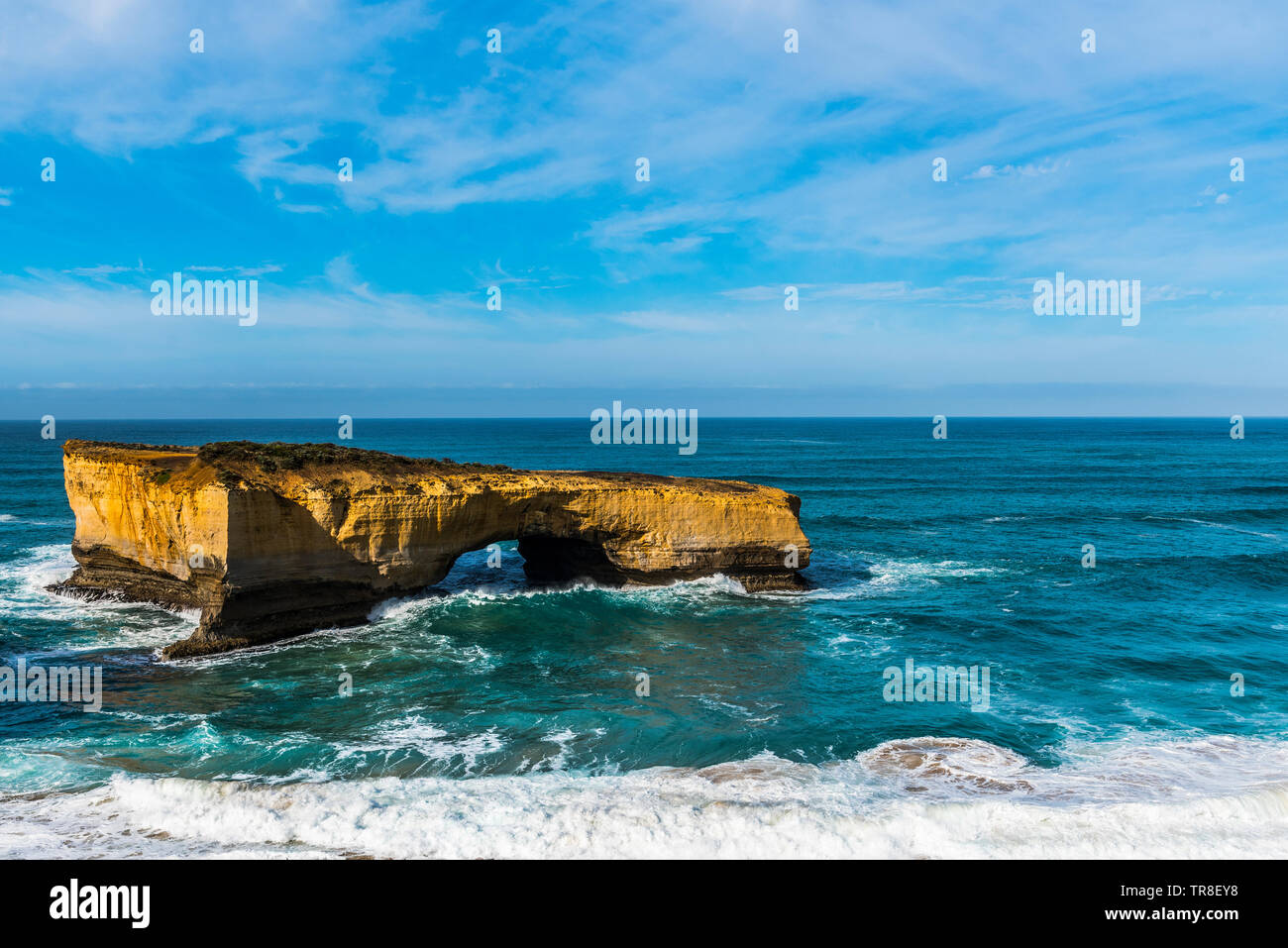 London arch great ocean road hi-res stock photography and images - Alamy