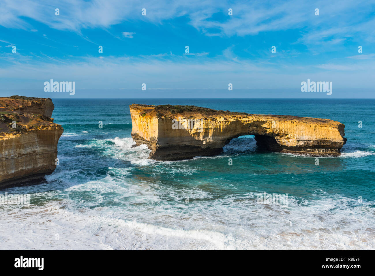 London arch great ocean road hi-res stock photography and images - Alamy