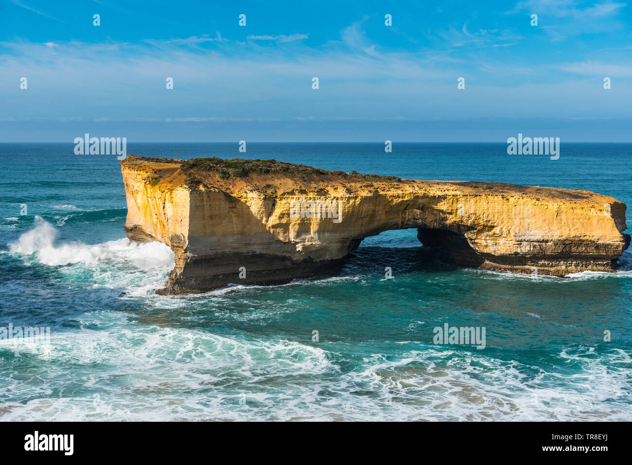 London arch great ocean road hi-res stock photography and images - Alamy