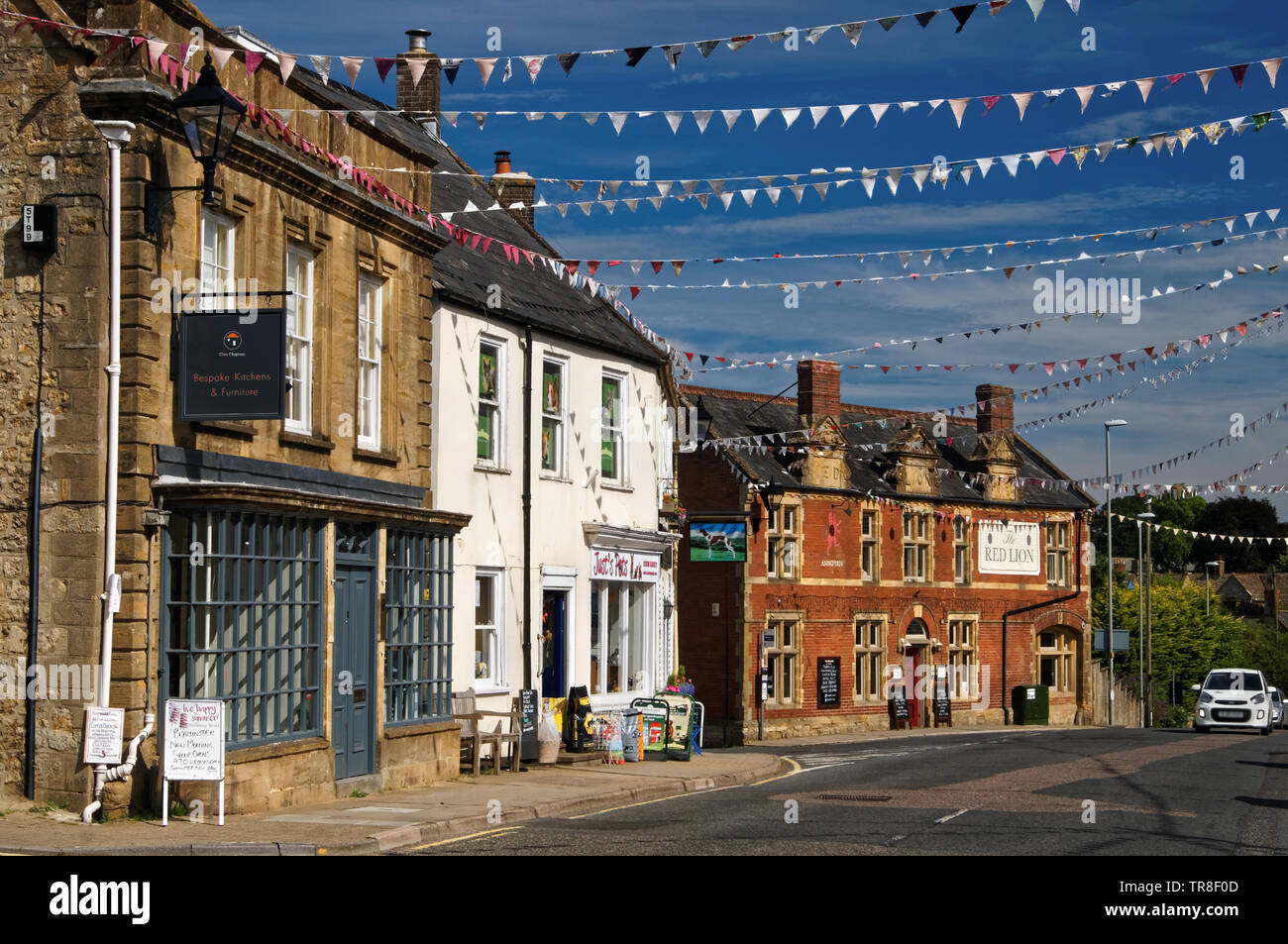 Beaminster market square hi-res stock photography and images - Alamy