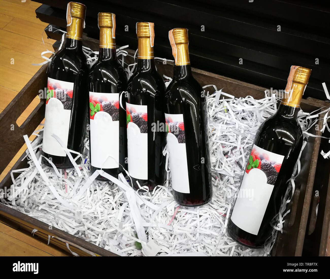 Bottles fruit juice in supermarket hi-res stock photography and images ...