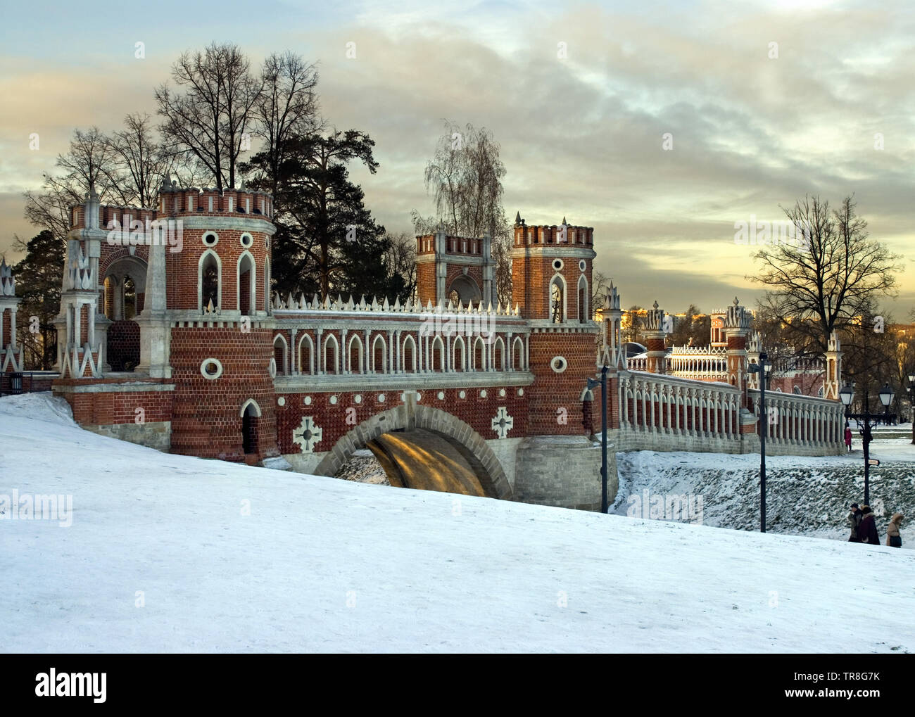 Neo-Gothic Bridge in Tsaritsyno park, Moscow, Russia Stock Photo - Alamy