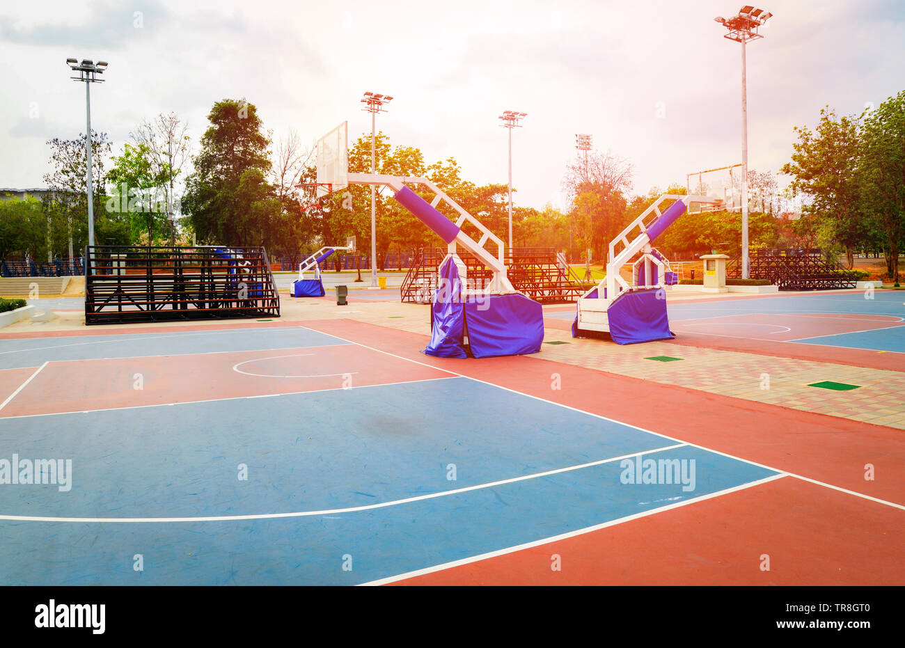 basketball court sport outdoor public park / Streetball Stock Photo - Alamy