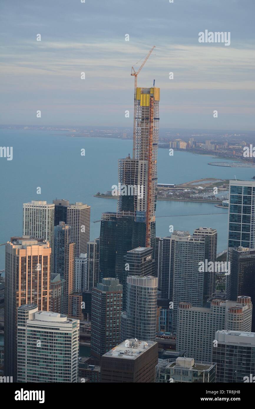 Vista Tower, the third tallest tower in Chicago, under construction ...