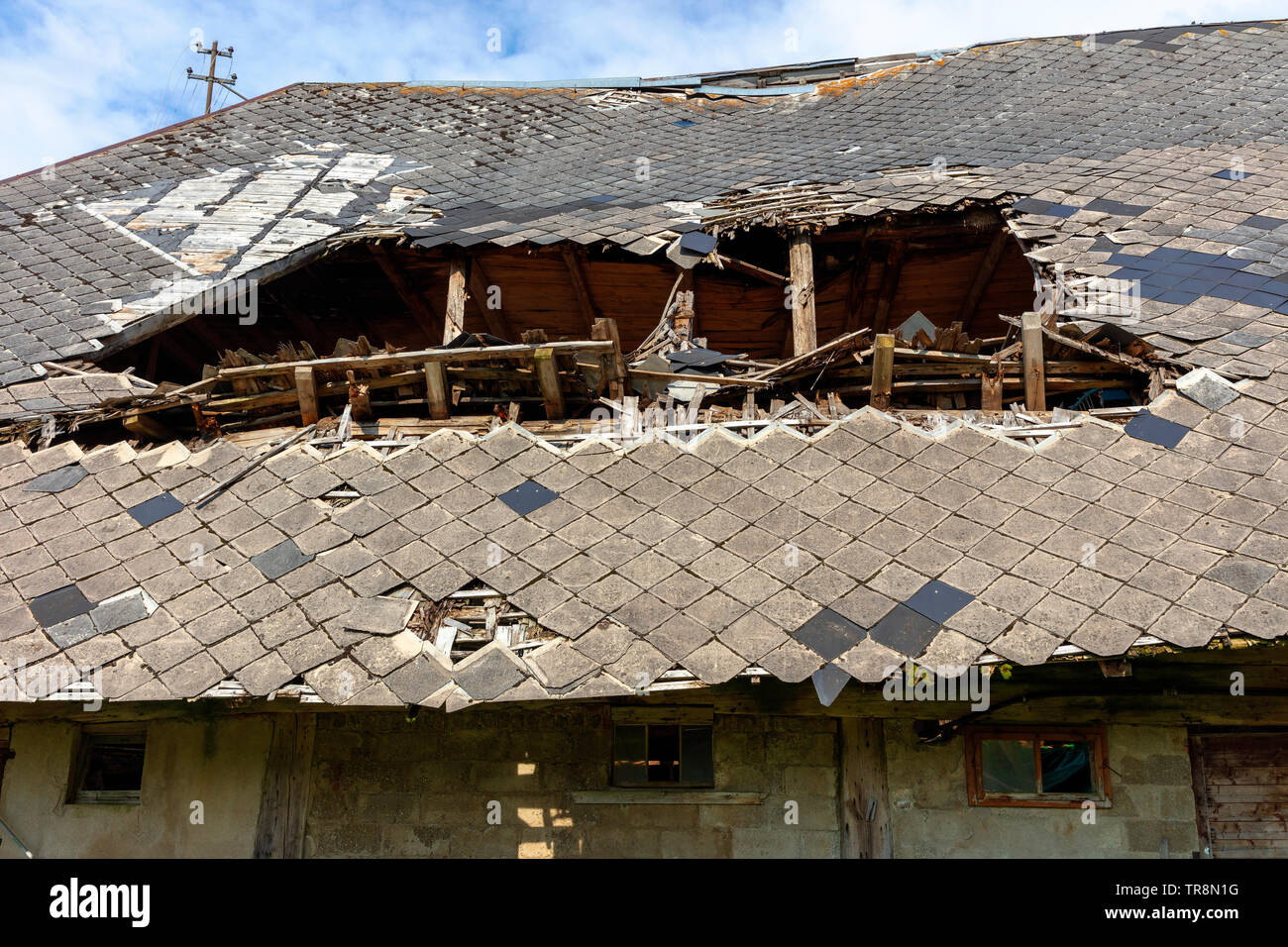 Roof damage storm hi-res stock photography and images - Alamy