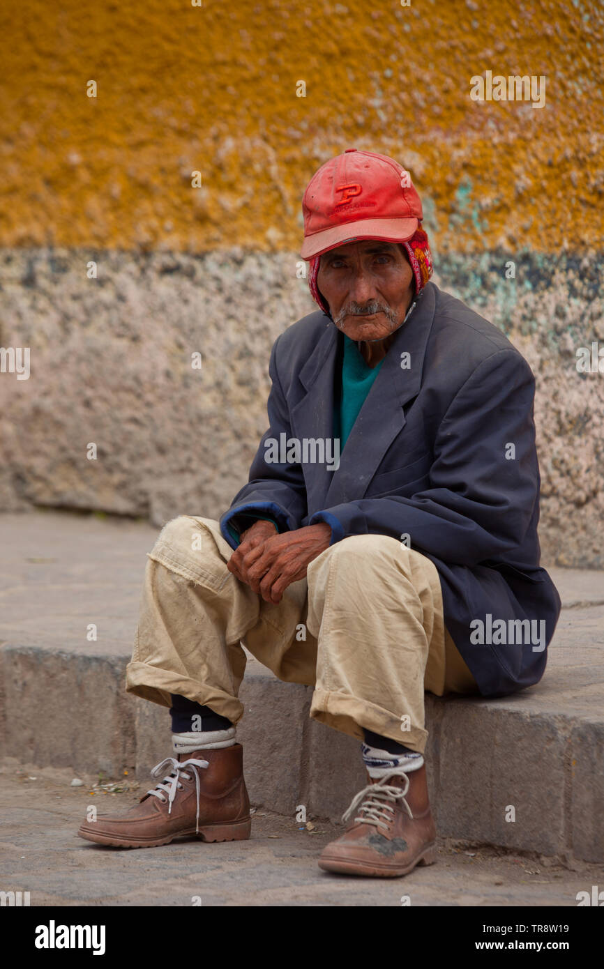 Peruvian old man hi-res stock photography and images - Alamy