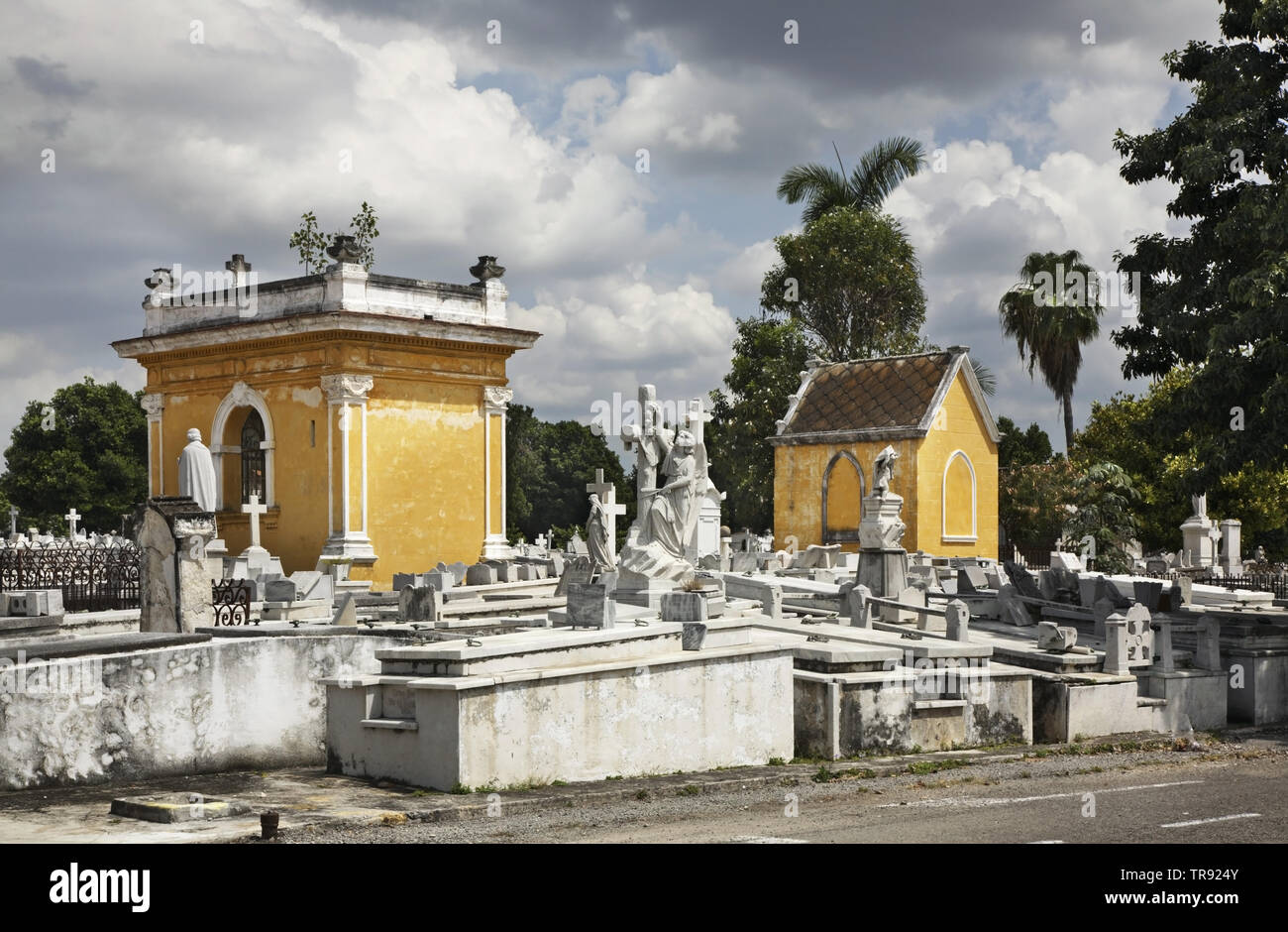 Colon Cemetery in Havana. Cuba Stock Photo - Alamy