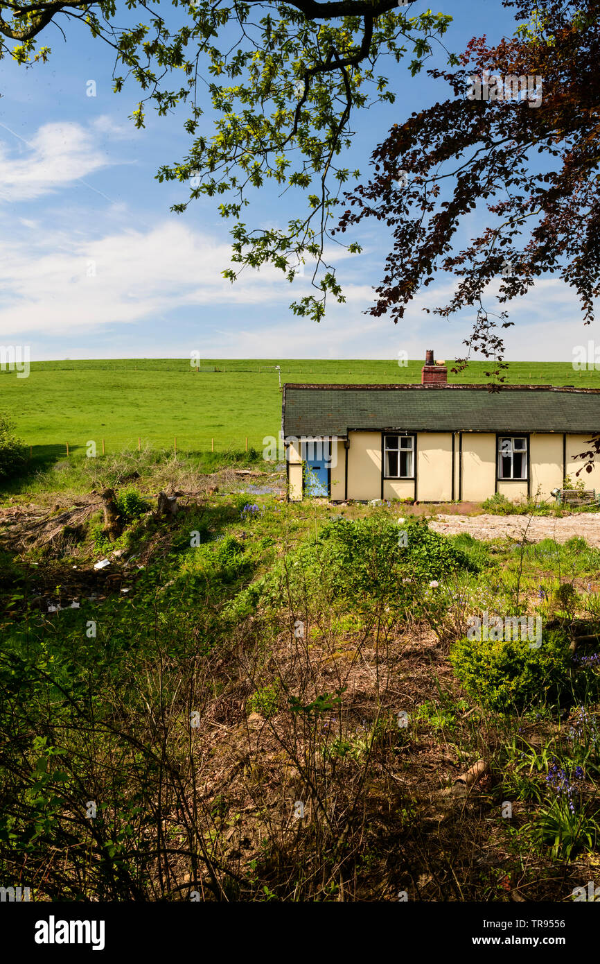 Cute prefabricated tumble down rural cottage Stock Photo - Alamy