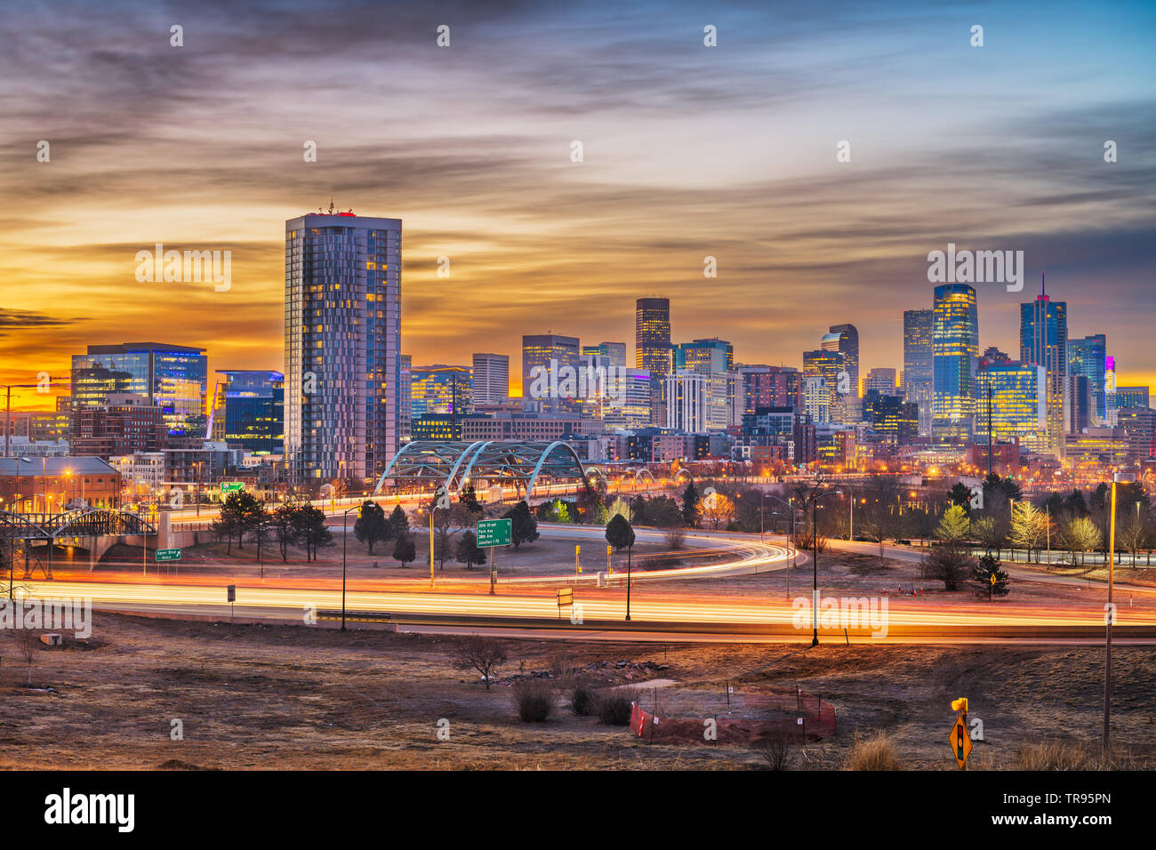 Skyline downtown denver hi-res stock photography and images - Alamy
