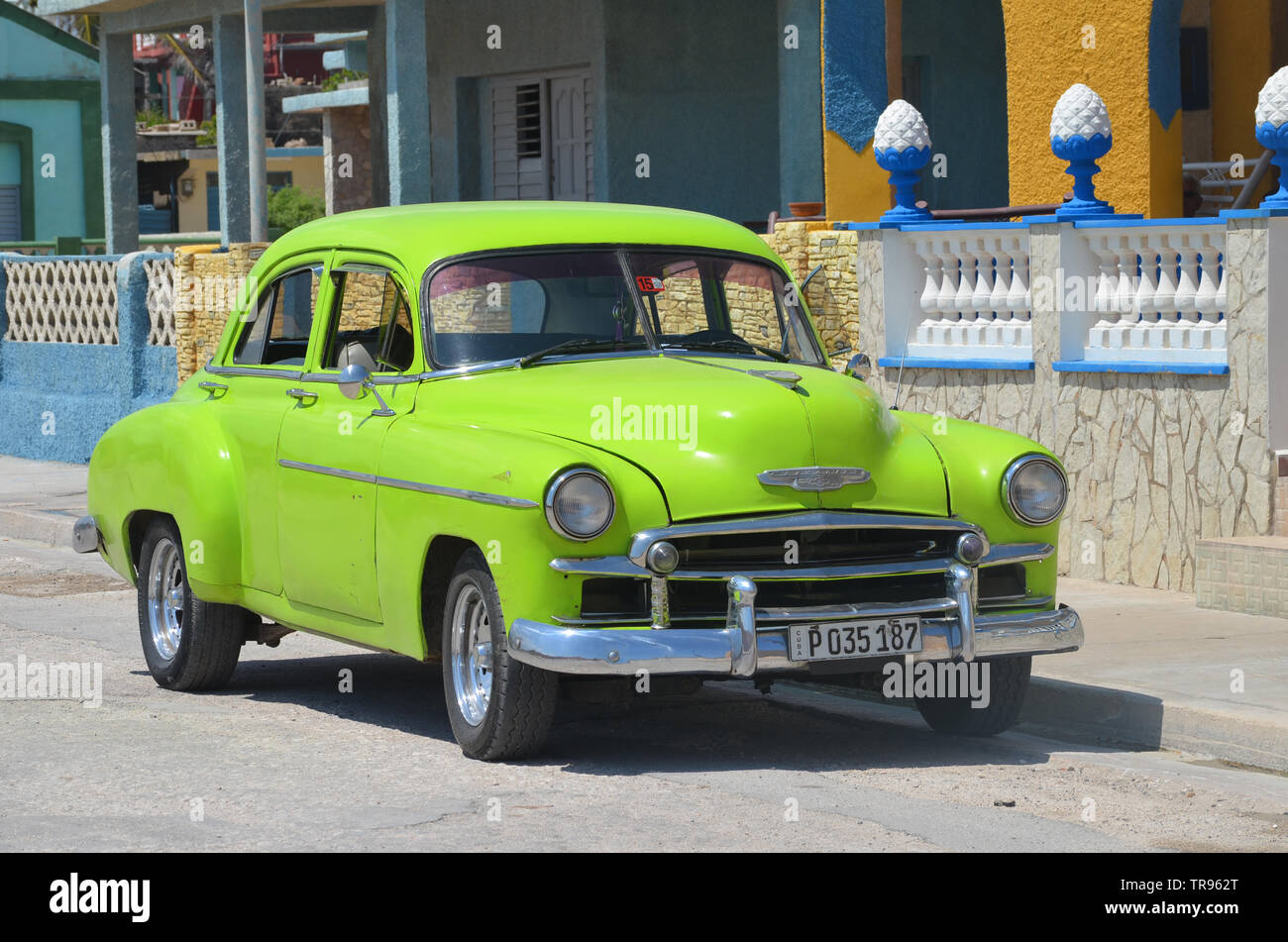 Vintage American cars in Gibara, Cuba Stock Photo - Alamy