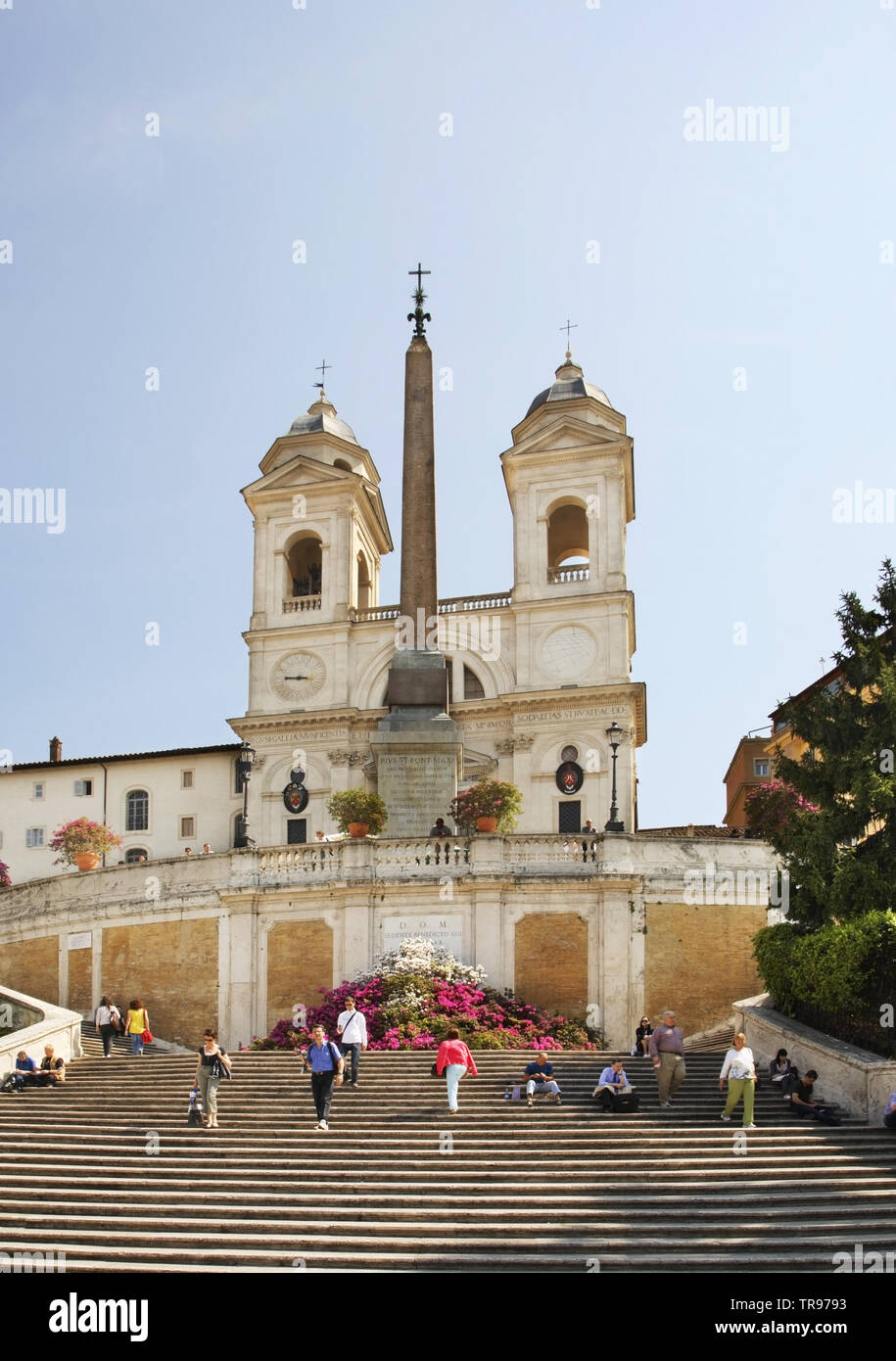 Church of Santissima Trinita dei Monti in Rome. Italy Stock Photo - Alamy