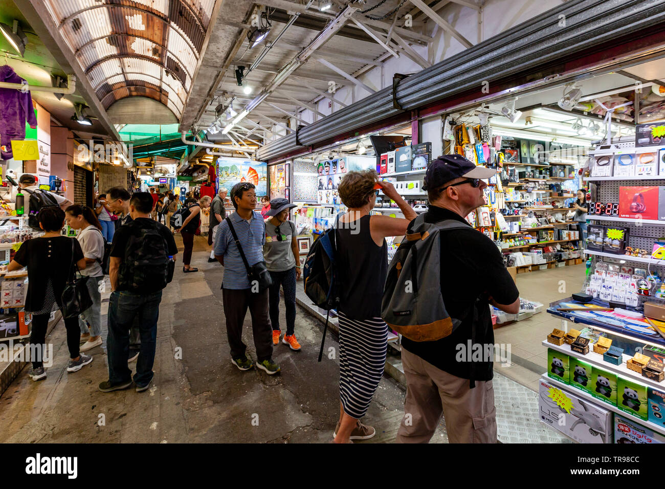 Tourists Shopping At Stanley Market, Stanley, Hong Kong, China Stock ...