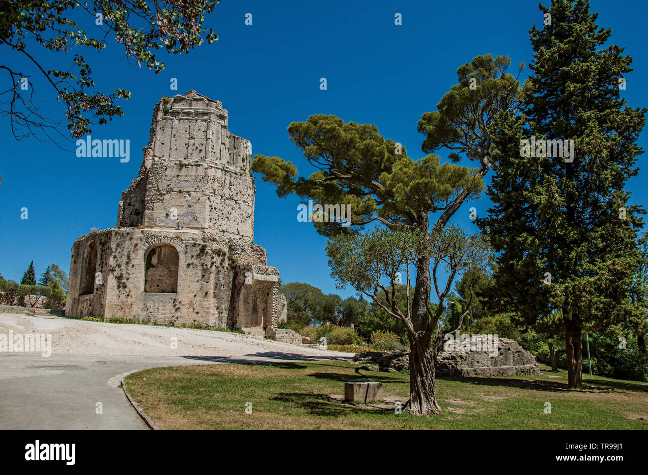 Former roman fountain hi-res stock photography and images - Alamy