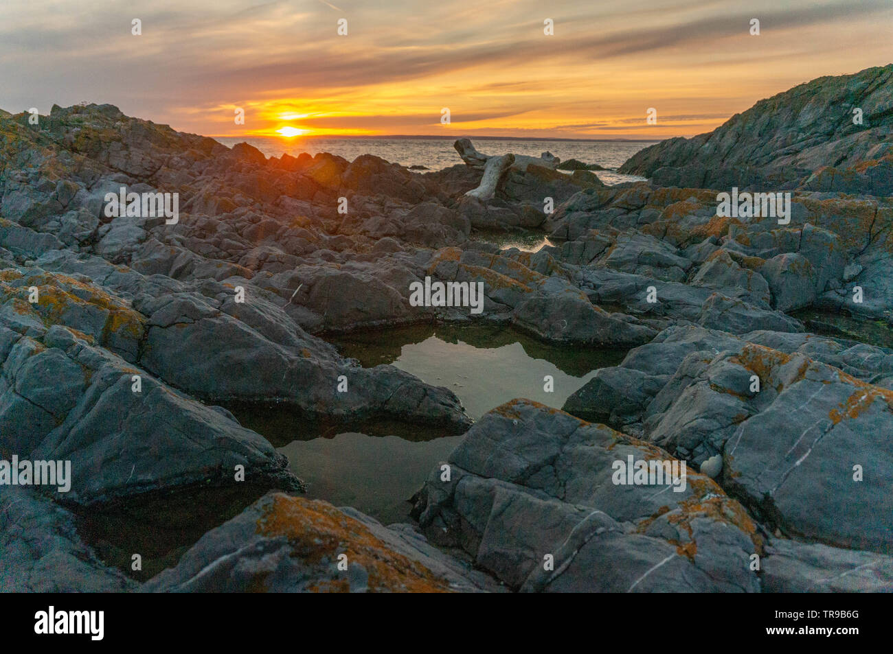 Ocean rock pools sunset hi-res stock photography and images - Alamy