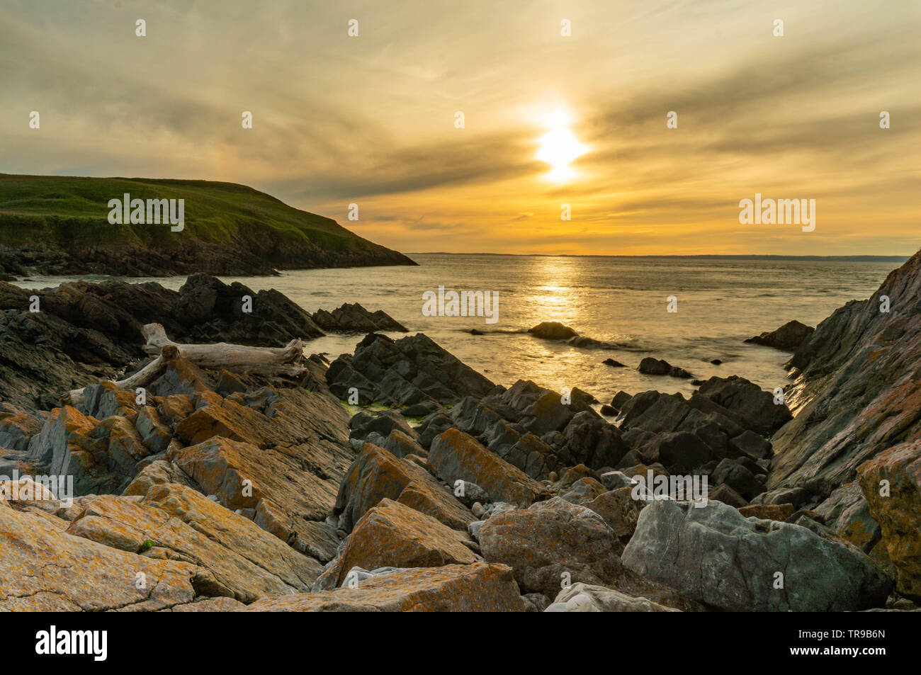 Beautiful coastal scene uk hi-res stock photography and images - Alamy