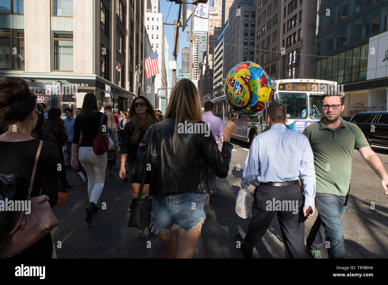 Happy birthday scene hi-res stock photography and images - Alamy
