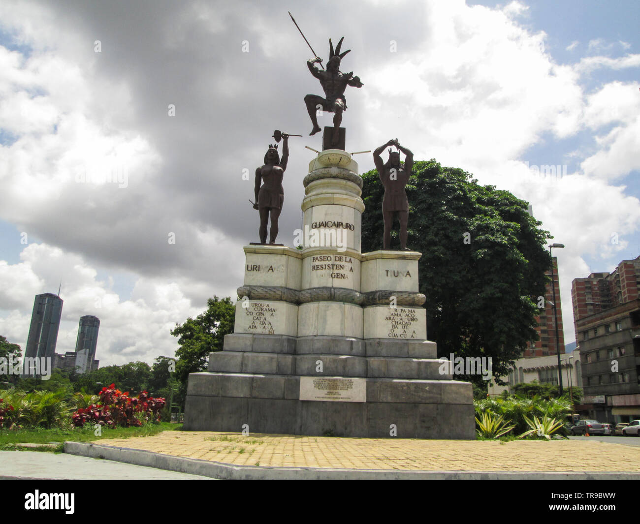 Guaicaipuro indigenous statue hi-res stock photography and images - Alamy