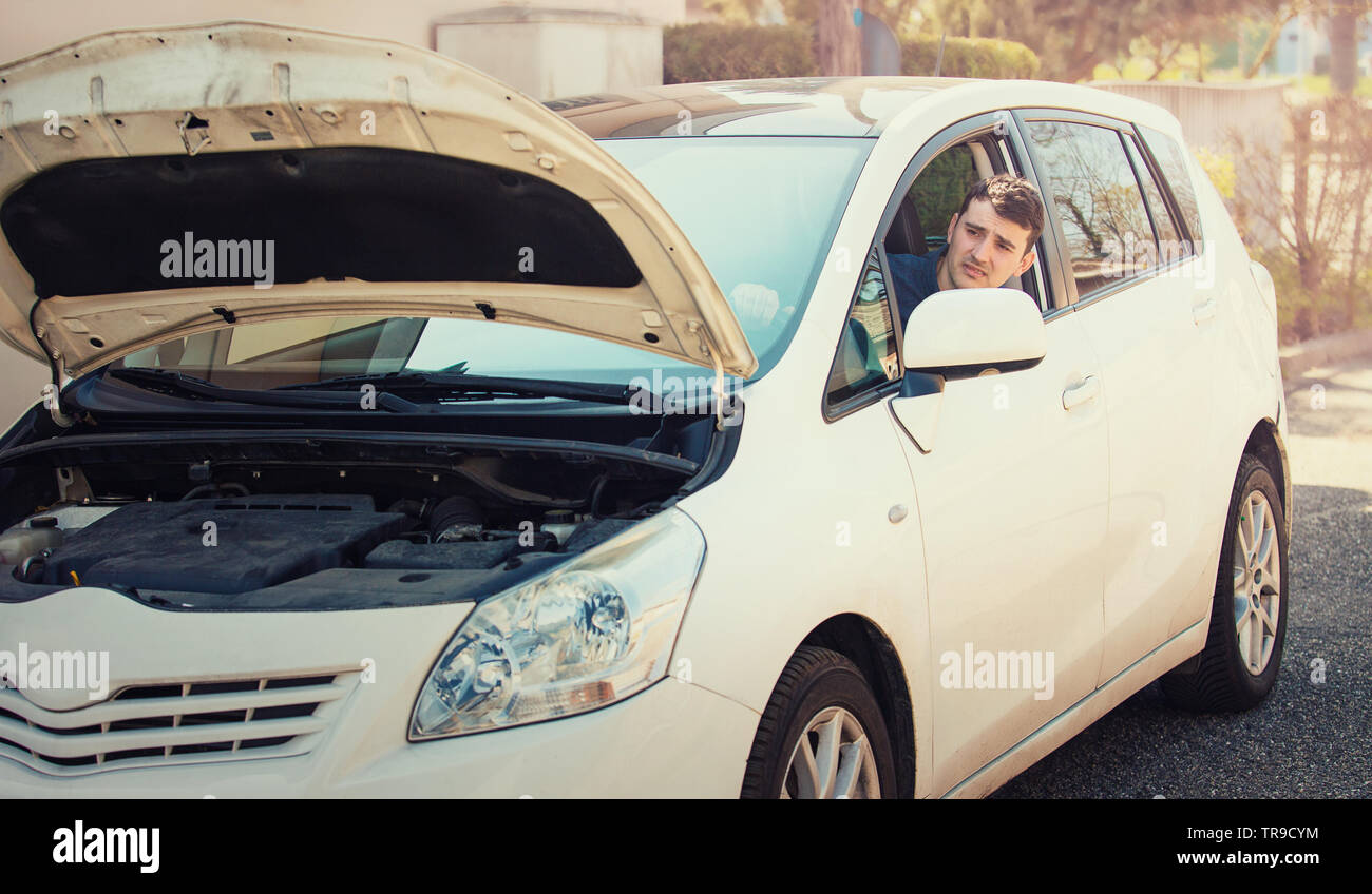 Car driver confused hi-res stock photography and images - Alamy